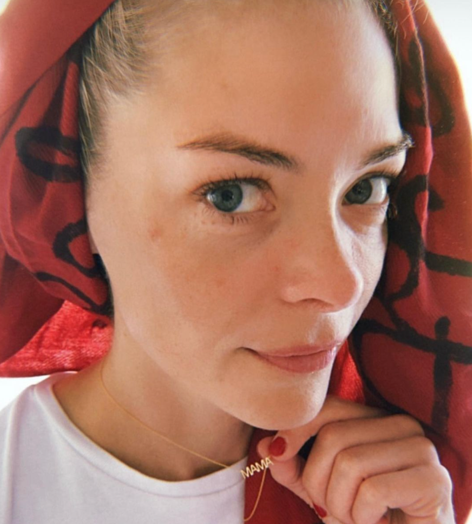 Jaime King – Maya Brenner